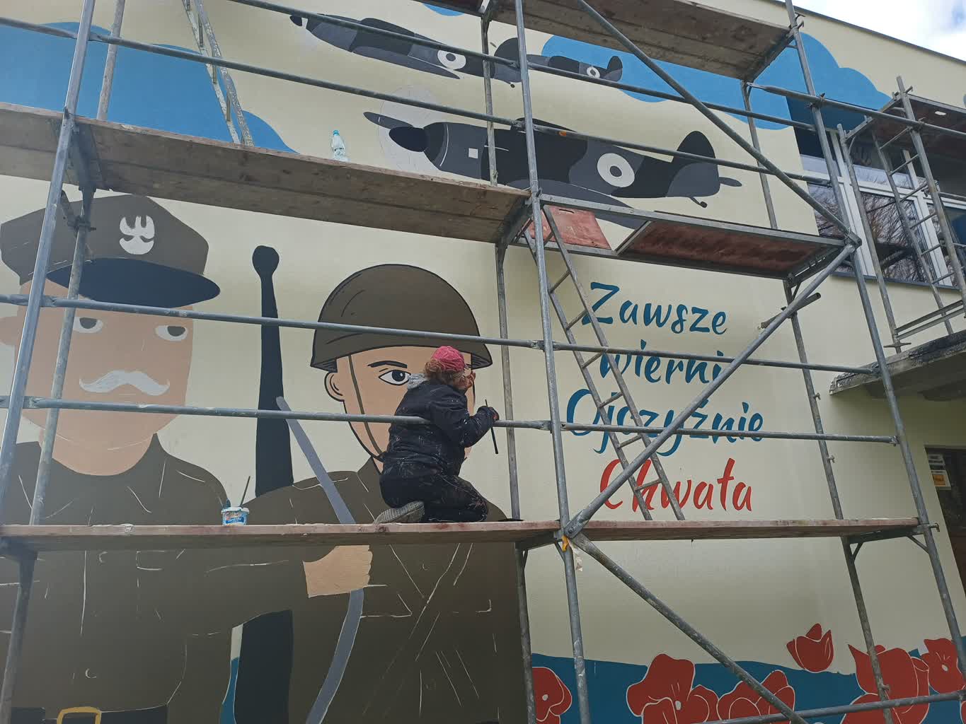 Trwają prace przy muralu w żagańskiej Czwórce - Radio Zachód, Lubuskie